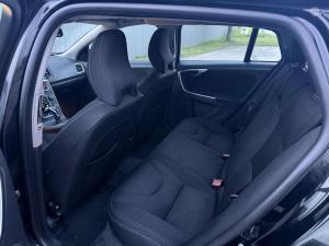Melns Volvo V60 2015 Viļņa, ar dzinēja tilpumu 1.56 L un nobraukumu 203 tūkst. km par 3950 €, foto 16 vietnē AUTOMOTO.COM.LV