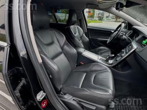 Melns Volvo V60 2015 Rīga, ar dzinēja tilpumu 2.00 L un nobraukumu 340 tūkst. km par 6550 €, foto 10 vietnē AUTOMOTO.COM.LV