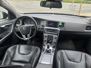Melns Volvo V60 2015 Rīga, ar dzinēja tilpumu 2.00 L un nobraukumu 340 tūkst. km par 6550 €, foto 12 vietnē AUTOMOTO.COM.LV