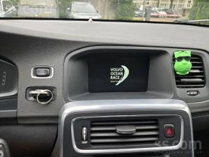 Melns Volvo V60 2015 Rīga, ar dzinēja tilpumu 2.00 L un nobraukumu 340 tūkst. km par 6550 €, foto 23 vietnē AUTOMOTO.COM.LV