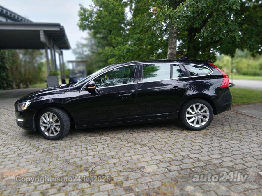 Black Volvo V60 2015 in Tallinn, with an engine capacity of 1.60 L and mileage of 231 thousand km for 8000 €, photo 3 on AUTOMOTO.COM.LV