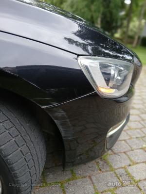 Black Volvo V60 2015 in Tallinn, with an engine capacity of 1.60 L and mileage of 231 thousand km for 8000 €, photo 5 on AUTOMOTO.COM.LV