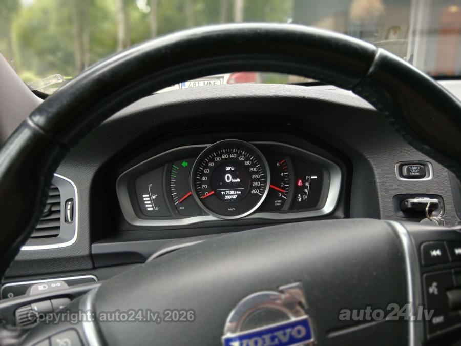 Black Volvo V60 2015 in Tallinn, with an engine capacity of 1.60 L and mileage of 231 thousand km for 8000 €, photo 8 on AUTOMOTO.COM.LV