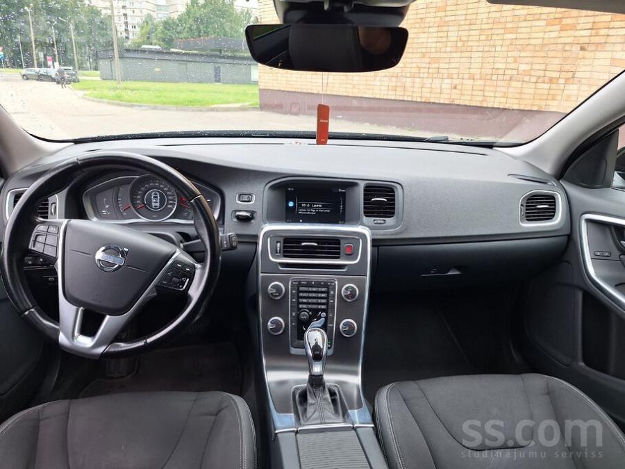 Черный Вольво B60 2015 в Рига, объемом двигателя 1.60 л и пробегом 278 тыс. км за 5350 €, фото 6 на AUTOMOTO.COM.LV