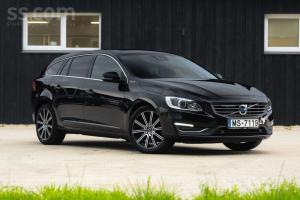 Melns Volvo V60 2015 Jelgava, ar dzinēja tilpumu 2.40 L un nobraukumu 255 tūkst. km par 9500 €, foto 4 vietnē AUTOMOTO.COM.LV