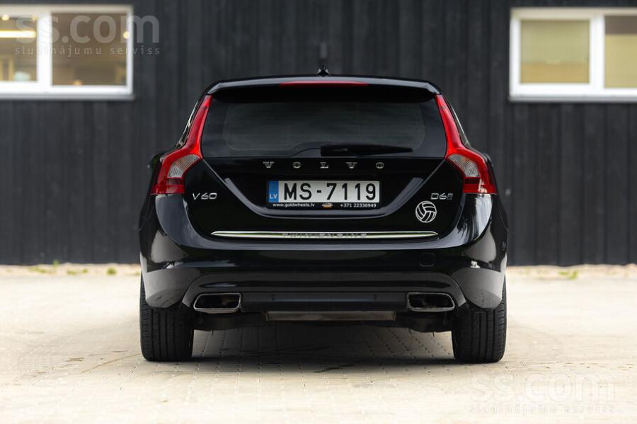Melns Volvo V60 2015 Jelgava, ar dzinēja tilpumu 2.40 L un nobraukumu 255 tūkst. km par 9500 €, foto 6 vietnē AUTOMOTO.COM.LV