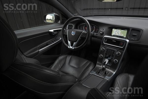 Black Volvo V60 2015 in Jelgava, with an engine capacity of 2.40 L and mileage of 255 thousand km for 9500 €, photo 10 on AUTOMOTO.COM.LV
