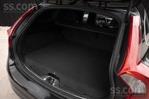 Melns Volvo V60 2015 Jelgava, ar dzinēja tilpumu 2.40 L un nobraukumu 255 tūkst. km par 9500 €, foto 13 vietnē AUTOMOTO.COM.LV
