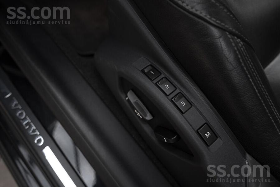 Melns Volvo V60 2015 Jelgava, ar dzinēja tilpumu 2.40 L un nobraukumu 255 tūkst. km par 9500 €, foto 17 vietnē AUTOMOTO.COM.LV