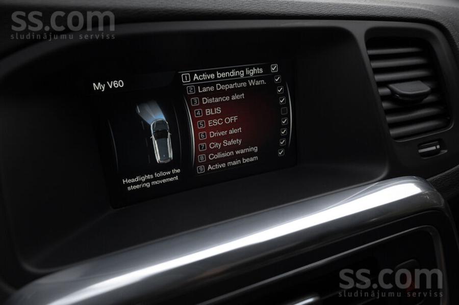 Melns Volvo V60 2015 Jelgava, ar dzinēja tilpumu 2.40 L un nobraukumu 255 tūkst. km par 9500 €, foto 21 vietnē AUTOMOTO.COM.LV