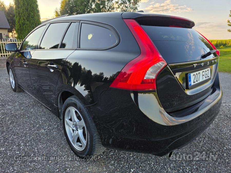 Черный Вольво B60 2015 в Пайде, объемом двигателя 2.00 л и пробегом 150 тыс. км за 8990 €, фото 8 на AUTOMOTO.COM.LV