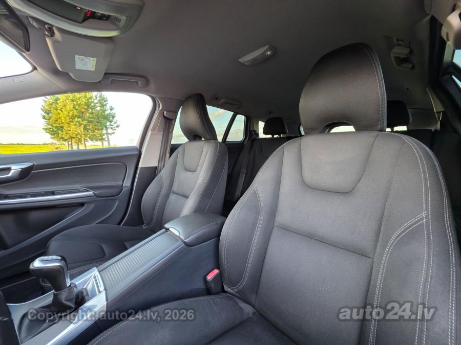 Черный Вольво B60 2015 в Пайде, объемом двигателя 2.00 л и пробегом 150 тыс. км за 8990 €, фото 11 на AUTOMOTO.COM.LV