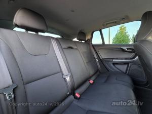 Черный Вольво B60 2015 в Пайде, объемом двигателя 2.00 л и пробегом 150 тыс. км за 8990 €, фото 17 на AUTOMOTO.COM.LV