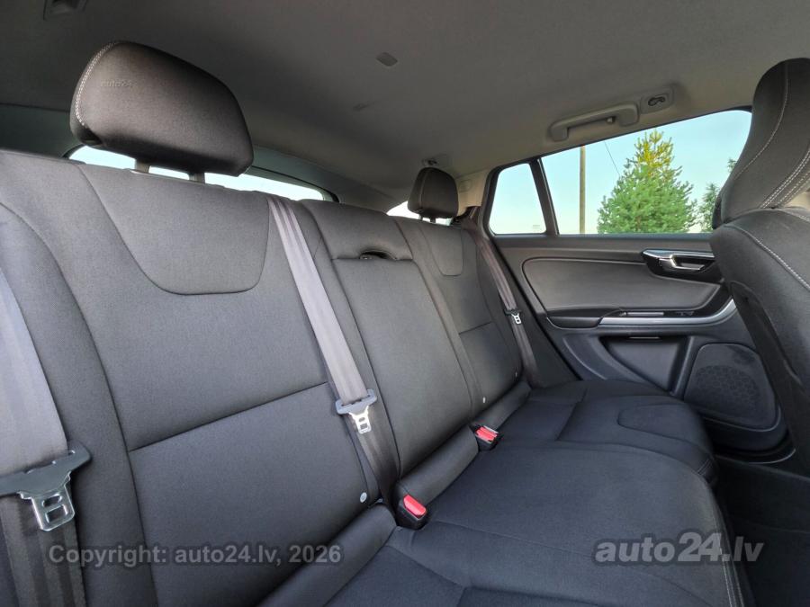 Черный Вольво B60 2015 в Пайде, объемом двигателя 2.00 л и пробегом 150 тыс. км за 8990 €, фото 17 на AUTOMOTO.COM.LV