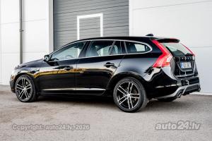 Melns Volvo V60 2015 Tallina, ar dzinēja tilpumu 2.40 L un nobraukumu 224 tūkst. km par 10650 €, foto 3 vietnē AUTOMOTO.COM.LV