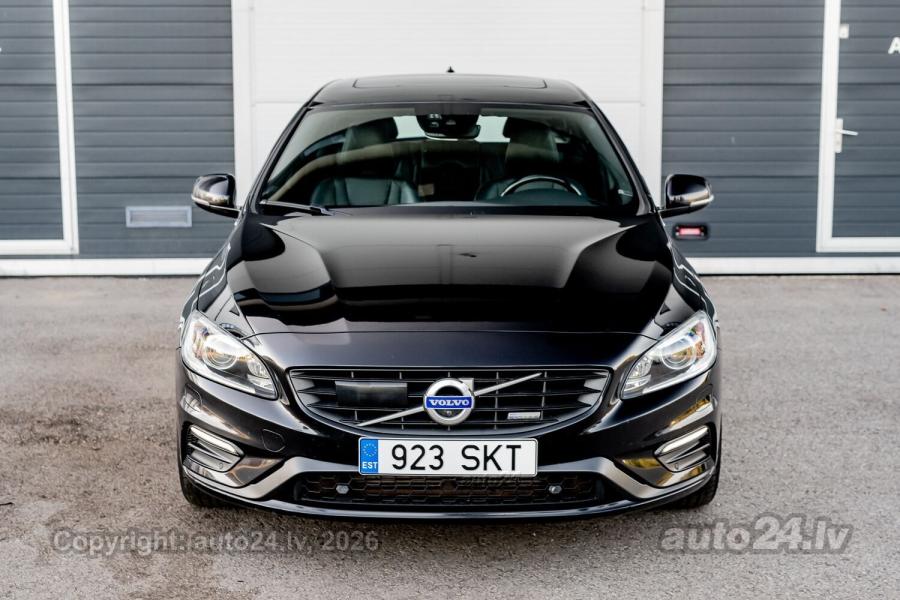 Melns Volvo V60 2015 Tallina, ar dzinēja tilpumu 2.40 L un nobraukumu 224 tūkst. km par 10650 €, foto 4 vietnē AUTOMOTO.COM.LV