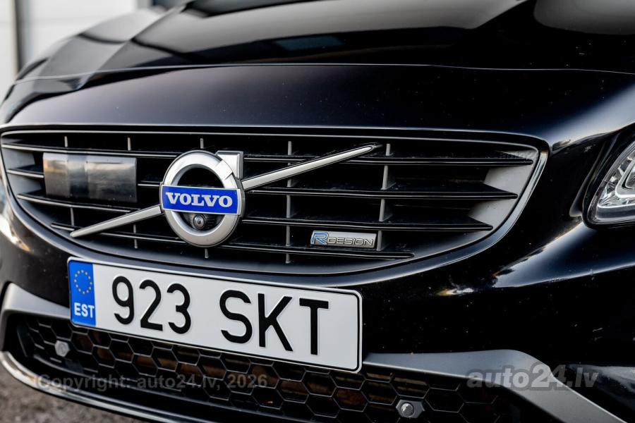 Melns Volvo V60 2015 Tallina, ar dzinēja tilpumu 2.40 L un nobraukumu 224 tūkst. km par 10650 €, foto 5 vietnē AUTOMOTO.COM.LV