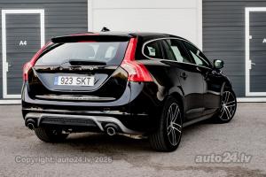 Melns Volvo V60 2015 Tallina, ar dzinēja tilpumu 2.40 L un nobraukumu 224 tūkst. km par 10650 €, foto 17 vietnē AUTOMOTO.COM.LV