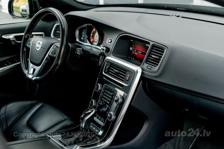 Melns Volvo V60 2015 Tallina, ar dzinēja tilpumu 2.40 L un nobraukumu 224 tūkst. km par 10650 €, foto 23 vietnē AUTOMOTO.COM.LV