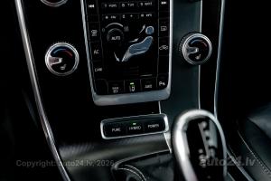 Melns Volvo V60 2015 Tallina, ar dzinēja tilpumu 2.40 L un nobraukumu 224 tūkst. km par 10650 €, foto 27 vietnē AUTOMOTO.COM.LV