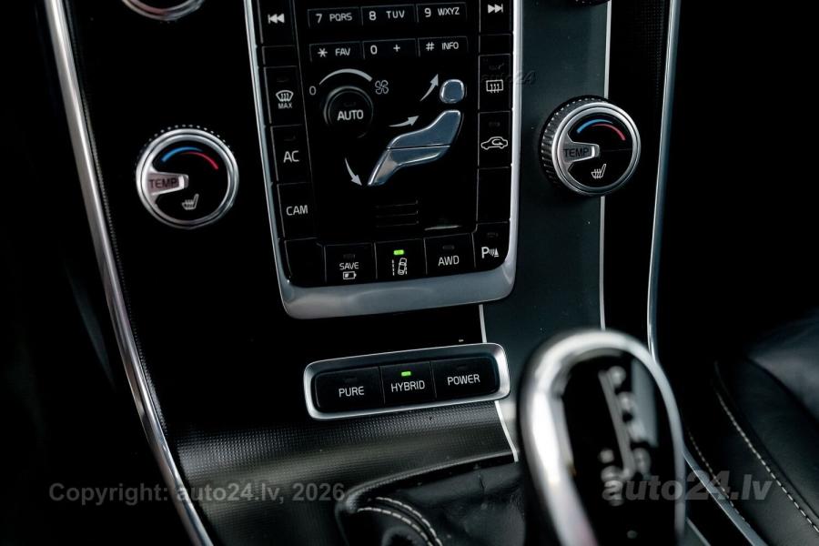 Melns Volvo V60 2015 Tallina, ar dzinēja tilpumu 2.40 L un nobraukumu 224 tūkst. km par 10650 €, foto 27 vietnē AUTOMOTO.COM.LV