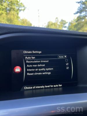 Melns Volvo V60 2015 Cēsis, ar dzinēja tilpumu 2.00 L un nobraukumu 340 tūkst. km par 7500 €, foto 15 vietnē AUTOMOTO.COM.LV