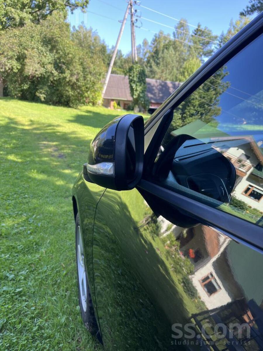 Melns Volvo V60 2015 Cēsis, ar dzinēja tilpumu 2.00 L un nobraukumu 340 tūkst. km par 7500 €, foto 18 vietnē AUTOMOTO.COM.LV