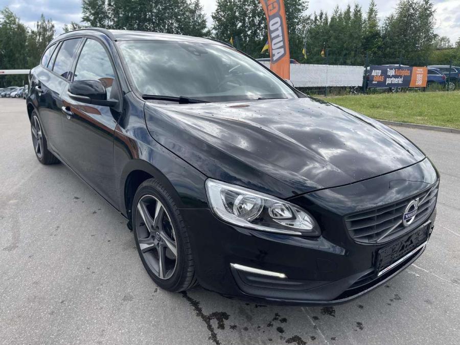 Melns Volvo V60 2015 Kauņa, ar dzinēja tilpumu 1.97 L un nobraukumu 269 tūkst. km par 6450 €, foto 1 vietnē AUTOMOTO.COM.LV