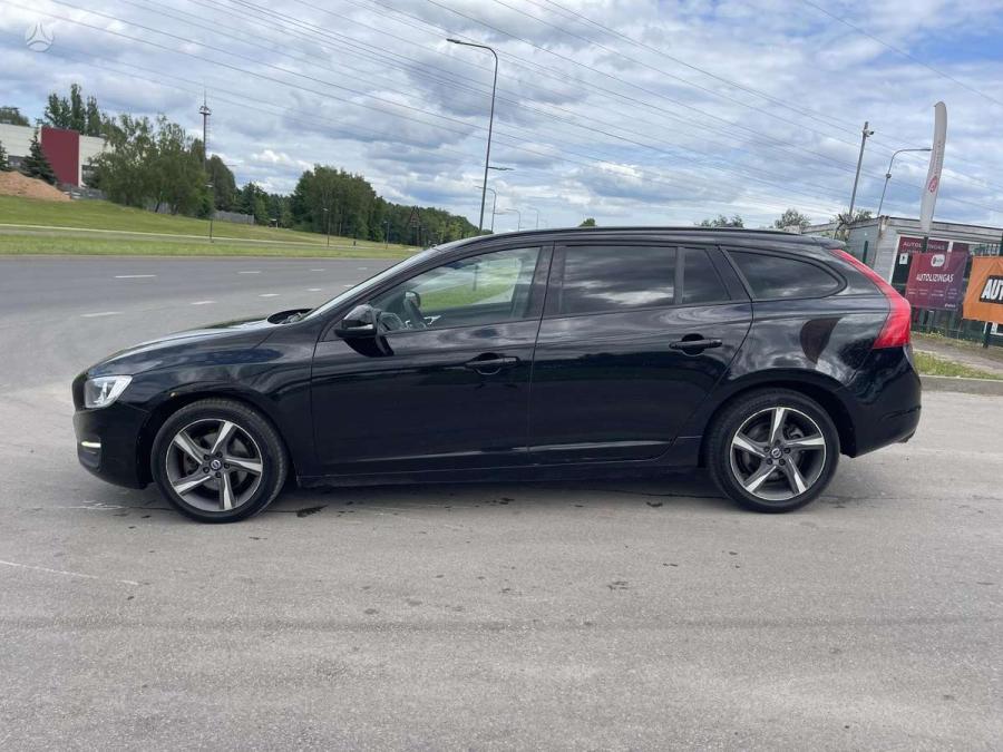 Melns Volvo V60 2015 Kauņa, ar dzinēja tilpumu 1.97 L un nobraukumu 269 tūkst. km par 6450 €, foto 9 vietnē AUTOMOTO.COM.LV