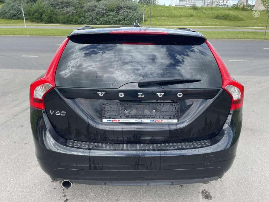 Melns Volvo V60 2015 Kauņa, ar dzinēja tilpumu 1.97 L un nobraukumu 269 tūkst. km par 6450 €, foto 13 vietnē AUTOMOTO.COM.LV