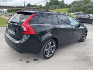 Melns Volvo V60 2015 Kauņa, ar dzinēja tilpumu 1.97 L un nobraukumu 269 tūkst. km par 6450 €, foto 15 vietnē AUTOMOTO.COM.LV