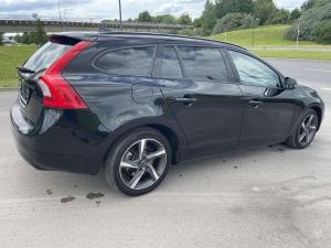 Melns Volvo V60 2015 Kauņa, ar dzinēja tilpumu 1.97 L un nobraukumu 269 tūkst. km par 6450 €, foto 16 vietnē AUTOMOTO.COM.LV
