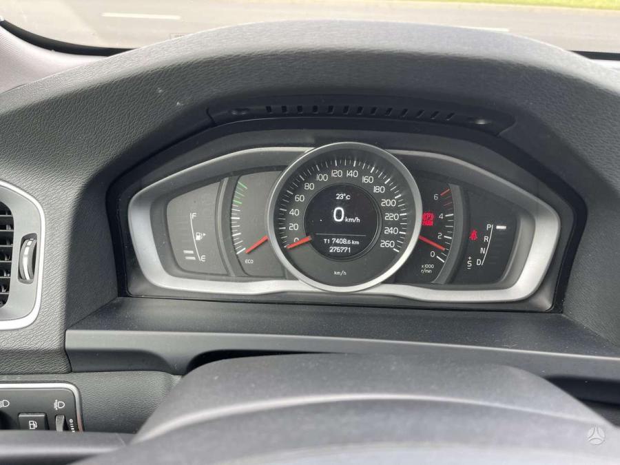 Melns Volvo V60 2015 Kauņa, ar dzinēja tilpumu 1.97 L un nobraukumu 269 tūkst. km par 6450 €, foto 21 vietnē AUTOMOTO.COM.LV