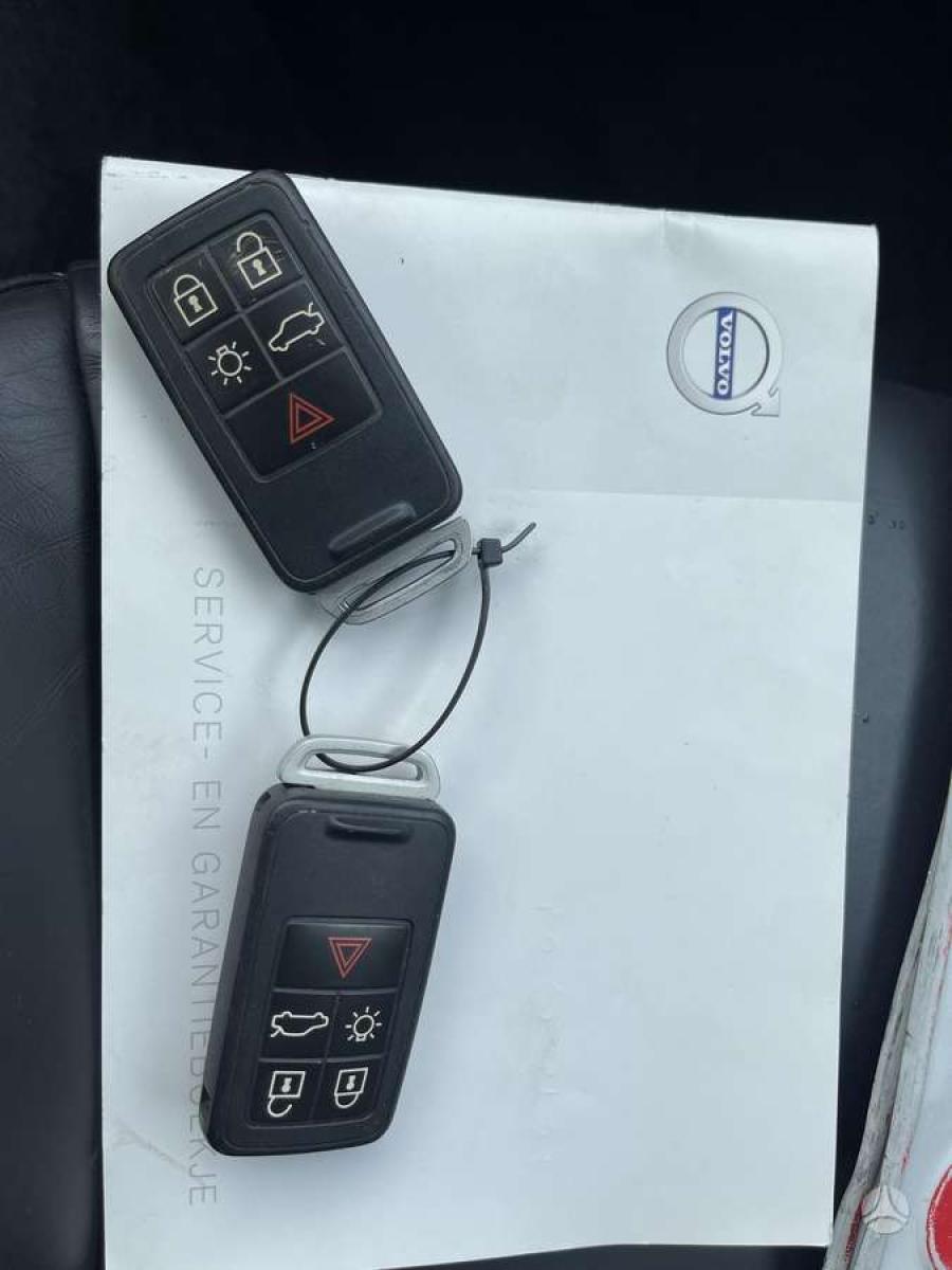 Melns Volvo V60 2015 Kauņa, ar dzinēja tilpumu 1.97 L un nobraukumu 269 tūkst. km par 6450 €, foto 24 vietnē AUTOMOTO.COM.LV