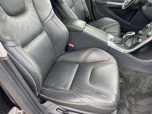 Melns Volvo V60 2015 Kauņa, ar dzinēja tilpumu 1.97 L un nobraukumu 269 tūkst. km par 6450 €, foto 30 vietnē AUTOMOTO.COM.LV
