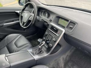 Melns Volvo V60 2015 Kauņa, ar dzinēja tilpumu 1.97 L un nobraukumu 269 tūkst. km par 6450 €, foto 32 vietnē AUTOMOTO.COM.LV
