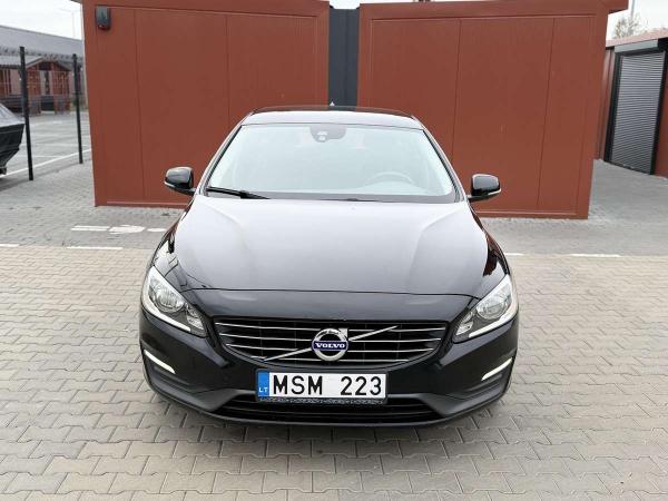 Melns Volvo V60 2015 Viļņa, ar dzinēja tilpumu 1.56 L un nobraukumu 286 tūkst. km par 4400 €, foto 2 vietnē AUTOMOTO.COM.LV