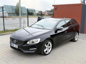 Black Volvo V60 2015 in Vilnius, with an engine capacity of 1.56 L and mileage of 286 thousand km for 4400 €, photo 4 on AUTOMOTO.COM.LV