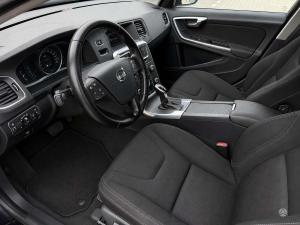 Black Volvo V60 2015 in Vilnius, with an engine capacity of 1.56 L and mileage of 286 thousand km for 4400 €, photo 9 on AUTOMOTO.COM.LV