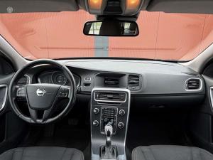 Black Volvo V60 2015 in Vilnius, with an engine capacity of 1.56 L and mileage of 286 thousand km for 4400 €, photo 13 on AUTOMOTO.COM.LV