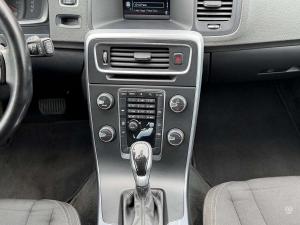 Black Volvo V60 2015 in Vilnius, with an engine capacity of 1.56 L and mileage of 286 thousand km for 4400 €, photo 14 on AUTOMOTO.COM.LV