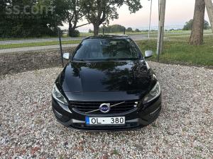 Melns Volvo V60 2015 Cēsis, ar dzinēja tilpumu 2.40 L un nobraukumu 0 tūkst. km par 9300 €, foto 4 vietnē AUTOMOTO.COM.LV