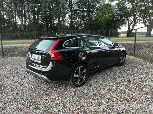 Melns Volvo V60 2015 Cēsis, ar dzinēja tilpumu 2.40 L un nobraukumu 0 tūkst. km par 9300 €, foto 6 vietnē AUTOMOTO.COM.LV