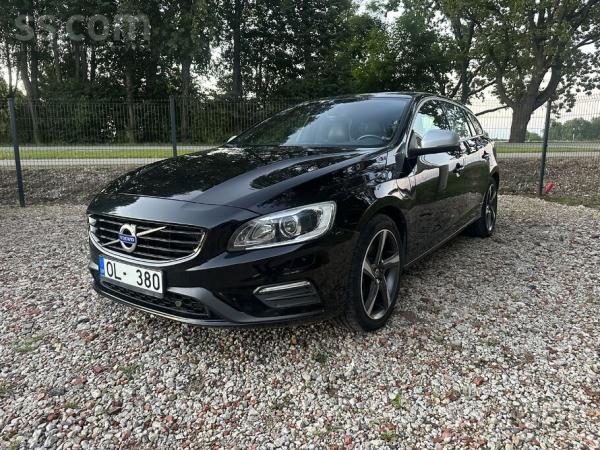 Melns Volvo V60 2015 Cēsis, ar dzinēja tilpumu 2.40 L un nobraukumu 0 tūkst. km par 9300 €, foto 3 vietnē AUTOMOTO.COM.LV