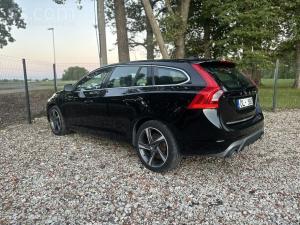 Melns Volvo V60 2015 Cēsis, ar dzinēja tilpumu 2.40 L un nobraukumu 0 tūkst. km par 9300 €, foto 5 vietnē AUTOMOTO.COM.LV