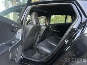 Melns Volvo V60 2015 Cēsis, ar dzinēja tilpumu 2.40 L un nobraukumu 0 tūkst. km par 9300 €, foto 11 vietnē AUTOMOTO.COM.LV