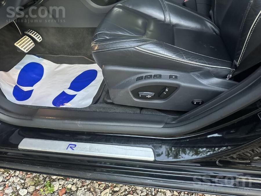 Melns Volvo V60 2015 Cēsis, ar dzinēja tilpumu 2.40 L un nobraukumu 0 tūkst. km par 9300 €, foto 14 vietnē AUTOMOTO.COM.LV