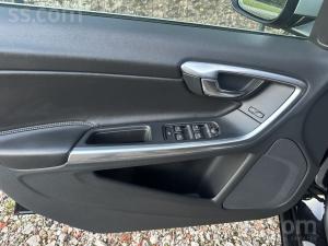 Melns Volvo V60 2015 Cēsis, ar dzinēja tilpumu 2.40 L un nobraukumu 0 tūkst. km par 9300 €, foto 16 vietnē AUTOMOTO.COM.LV