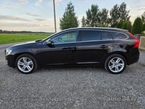 Melns Volvo V60 2015 Paide, ar dzinēja tilpumu 2.40 L un nobraukumu 252 tūkst. km par 9990 €, foto 6 vietnē AUTOMOTO.COM.LV