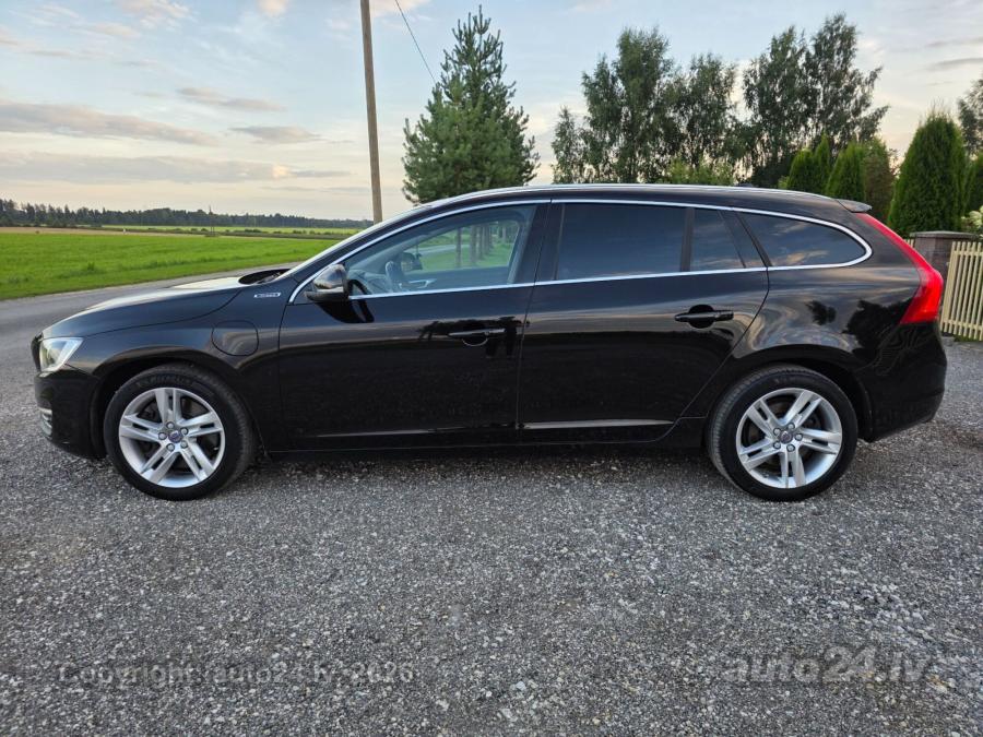 Melns Volvo V60 2015 Paide, ar dzinēja tilpumu 2.40 L un nobraukumu 252 tūkst. km par 9990 €, foto 6 vietnē AUTOMOTO.COM.LV